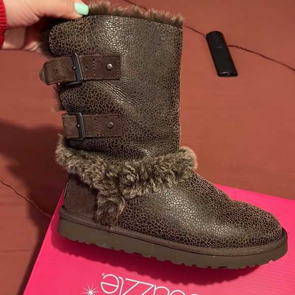 UGG | Shoes | Very Unique Uggs | Poshmark